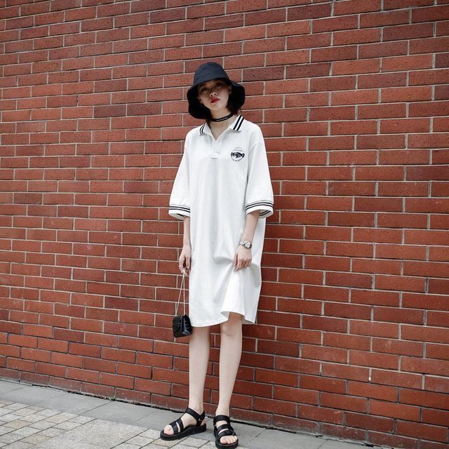 今年入秋靠這件！長版「POLO 洋裝」讓你穿出休閒 X 個性 LOOK，重點是套一件就可以出門啦！ - Dappei 台灣最大時尚穿搭社群