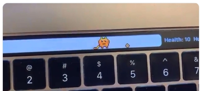 全新版電子雞？蘋果研發「Touchbar Pet」把寵物養在 Touchbar 上，邊用電腦還能跟它玩耍！ | Dappei